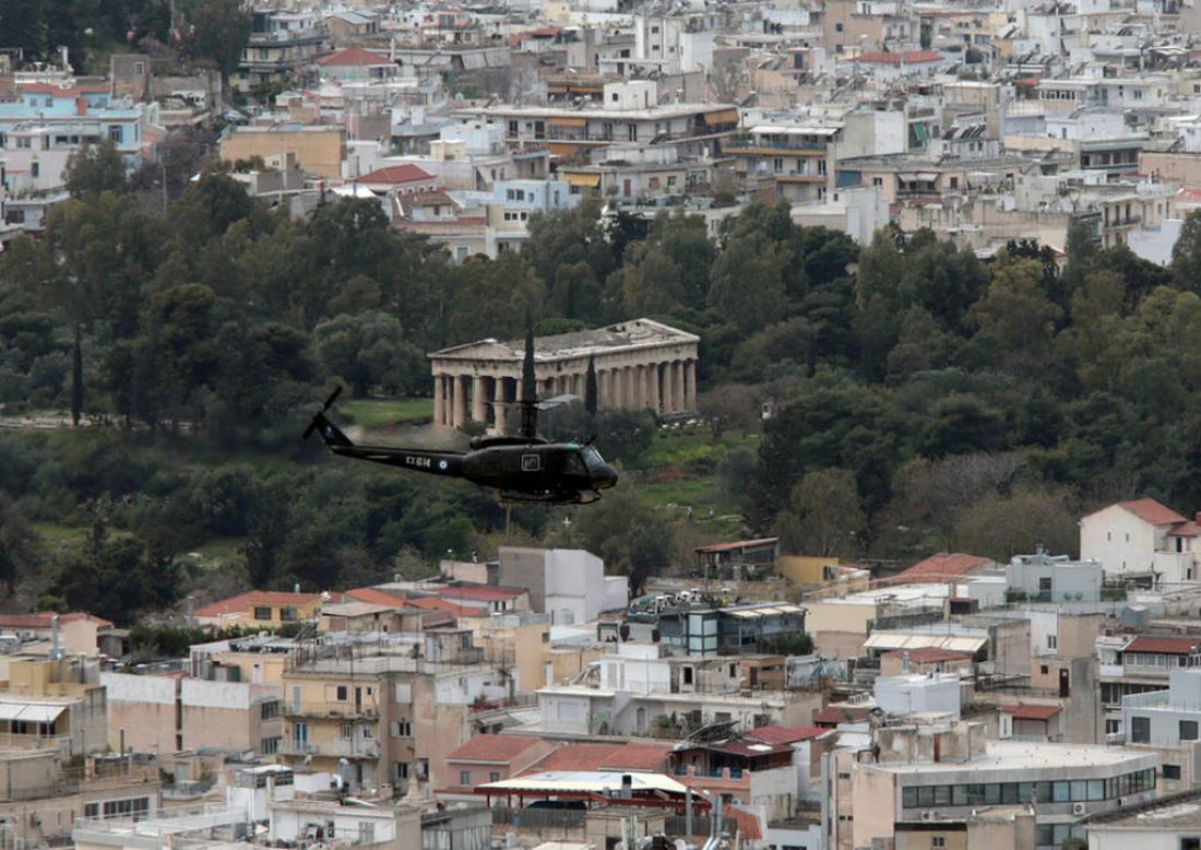 Εντυπωσίασαν οι χαμηλές πτήσεις μαχητικών αεροσκαφών | ΕΛΛΑΔΑ ...