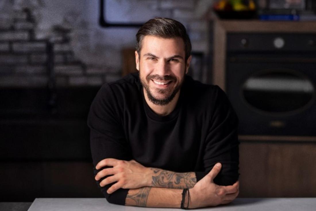 Άκης Πετρετζίκης: Η τρυφερή φωτογραφία με τον γιο του που «έριξε» το ...