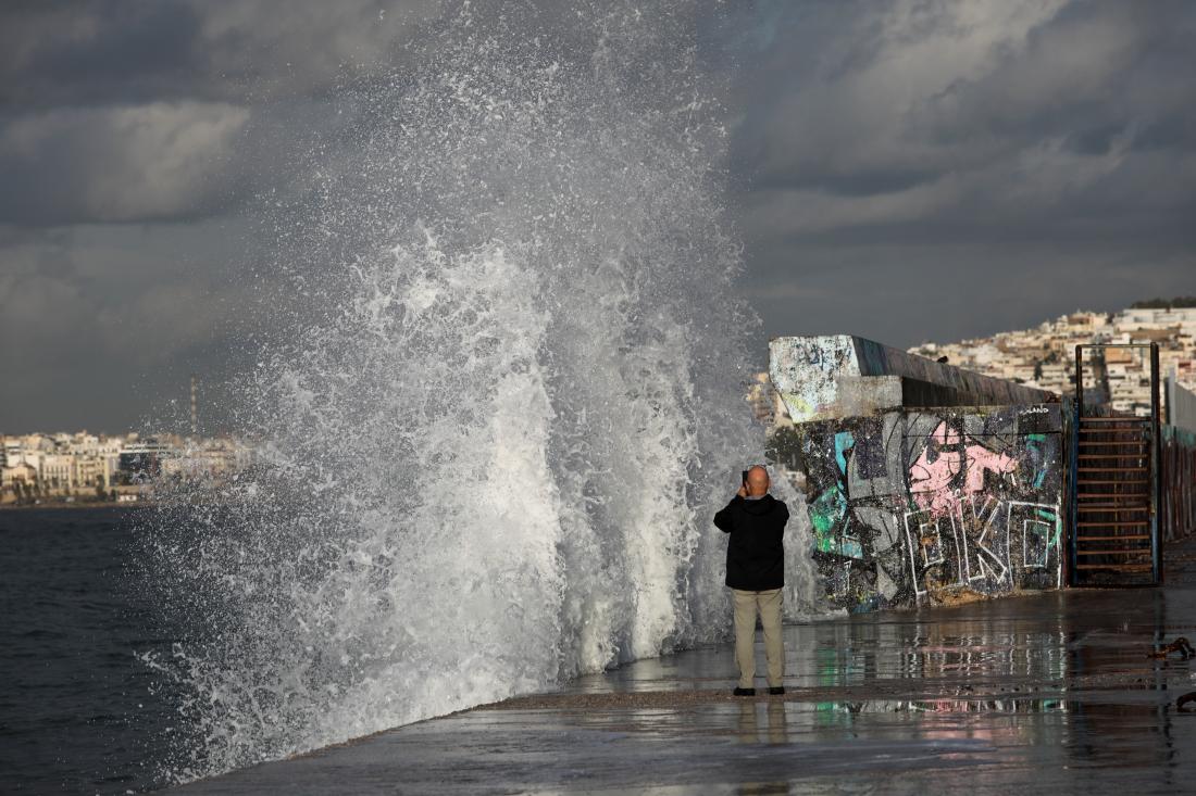 Συστάσεις της ΓΓΠΠ προς τους πολίτες ενόψει της κακοκαιρίας | ΕΛΛΑΔΑ ...