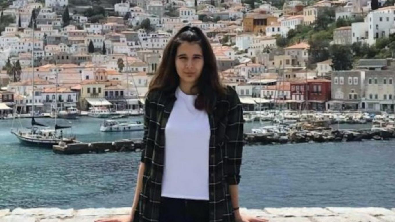 Απαντήσεις για το θάνατο της 19χρονης δοκίμου αναζητούν οι γονείς της ...
