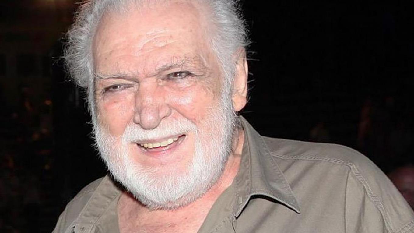 To τελευταίο «αντίο» στον Κώστα Καζάκο από συγγενείς και φίλους ...