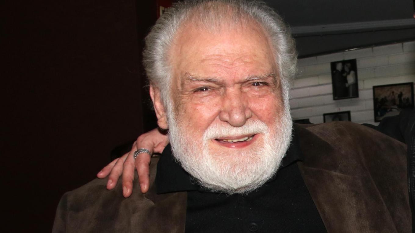Μεγάλη η συγκίνηση στο ελληνικό θέατρο από την απώλεια του Κώστα ...