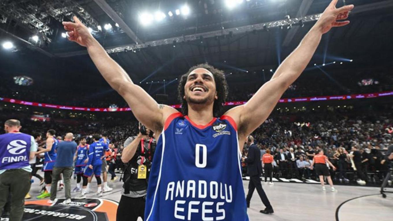 Αναντολού Εφές: Στην Πόλη για πάντα ο Σέιν Λάρκιν | SPORTS ...