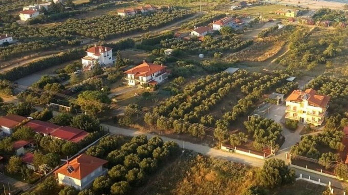 Σε αργία τίθενται άμεσα οι υπάλληλοι του Κτηματολογίου που εμπλέκονται ...