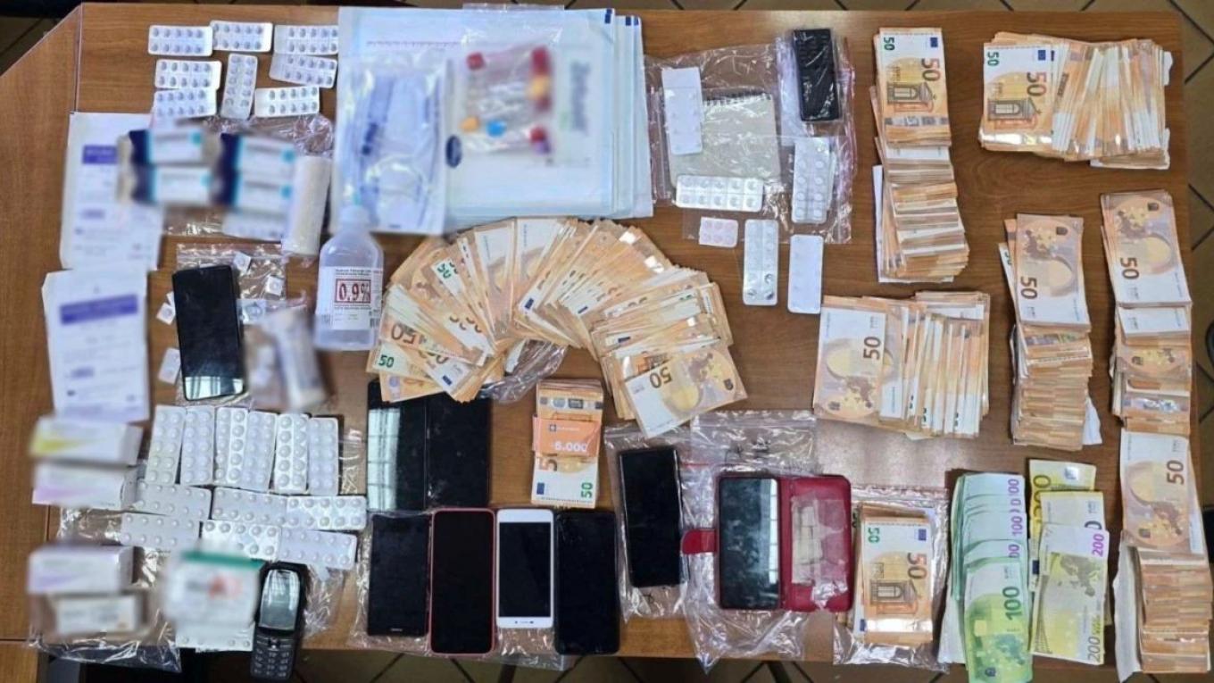 Υπόθεση απάτης στον e-ΕΦΚΑ Αγρινίου: Πώς «μεταμόρφωναν» τους πελάτες σε ...