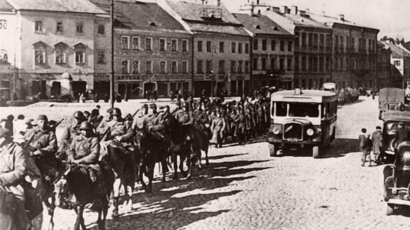 17 Σεπτεμβρίου 1939 : Η Σοβιετική εισβολή στην Πολωνία και η κατάληψη ...
